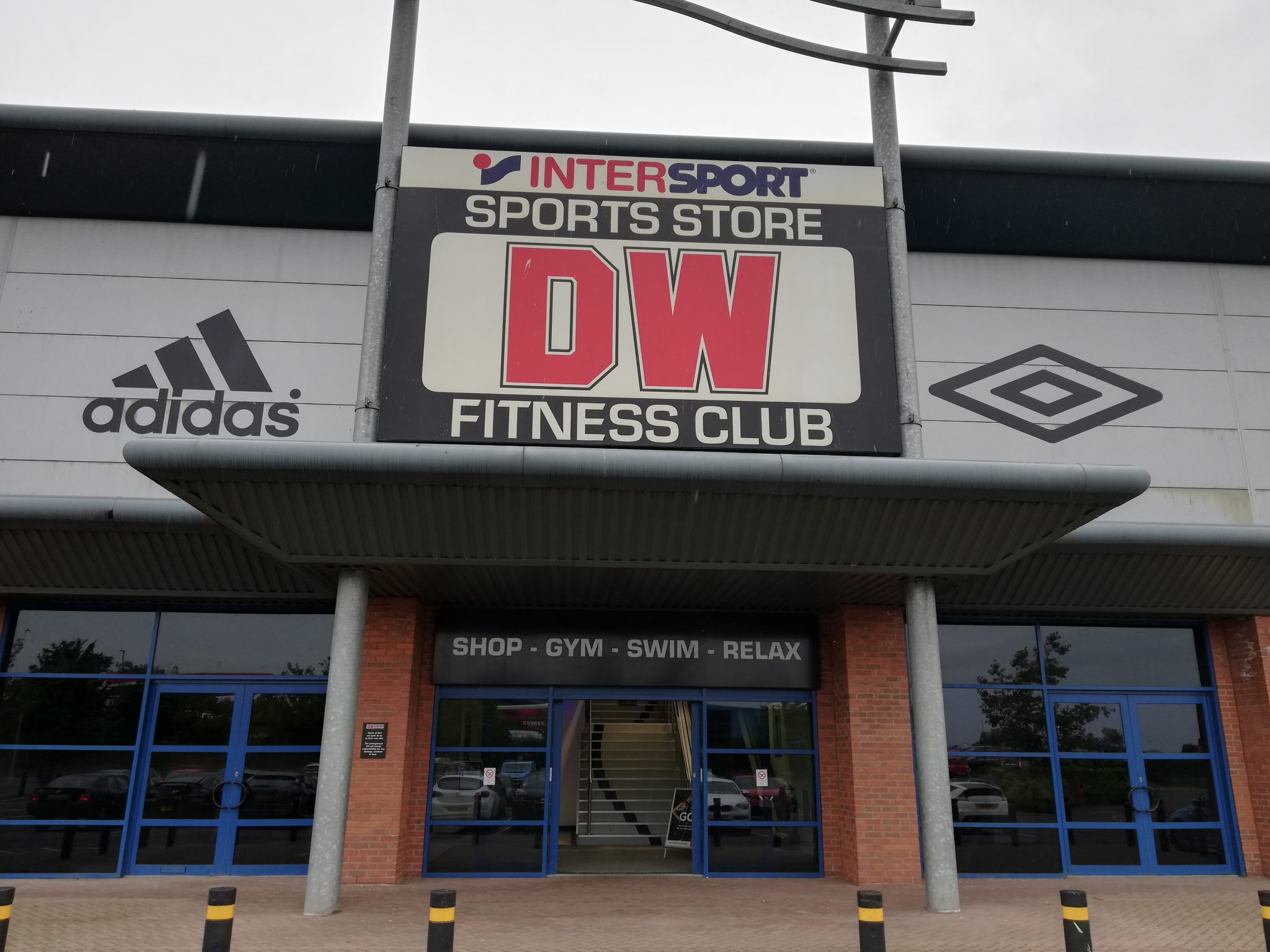 Mike Ashley's Frasers Group bids for DW Sports - TheIndustry.fashion