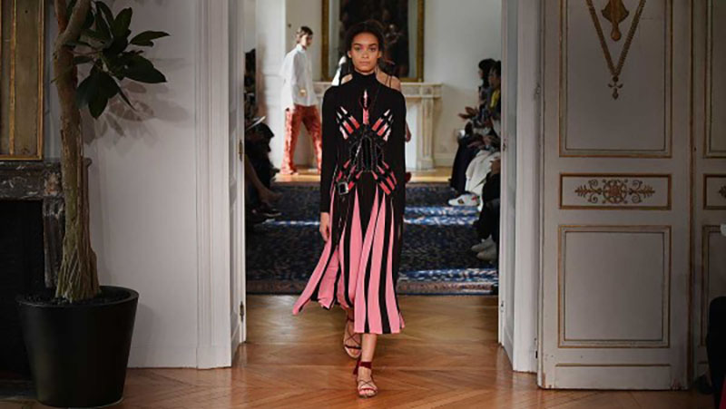 Valentino and Yoox Net-A-Porter Group unveil new omnichannel model ...