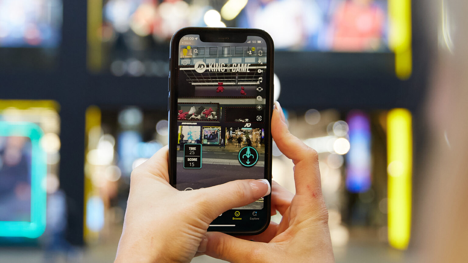 JD transforms London’s Oxford Street store front into world’s biggest arcade machine ...