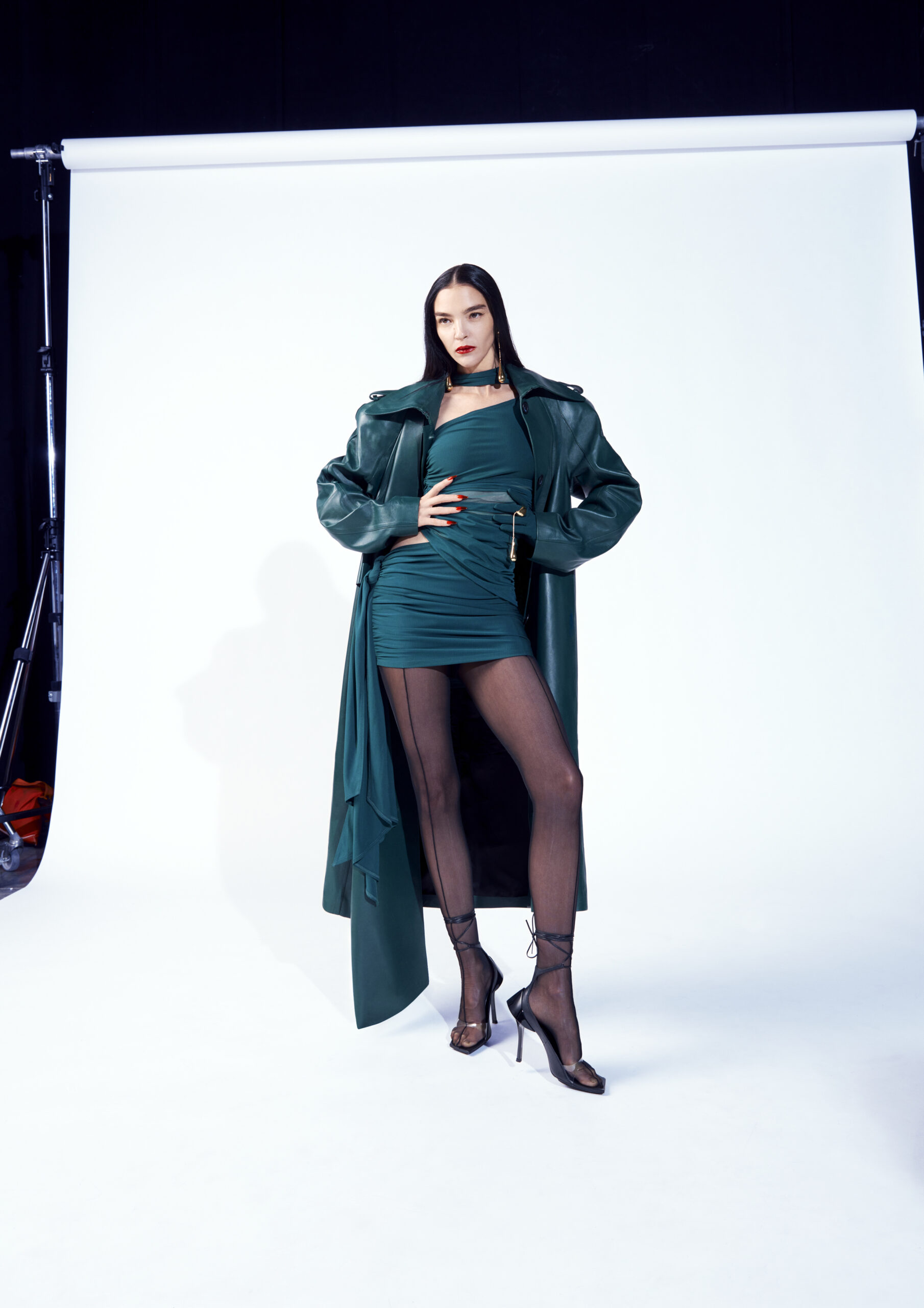 In Pictures: H&M unveils full Mugler collection, with Jerry Hall ...