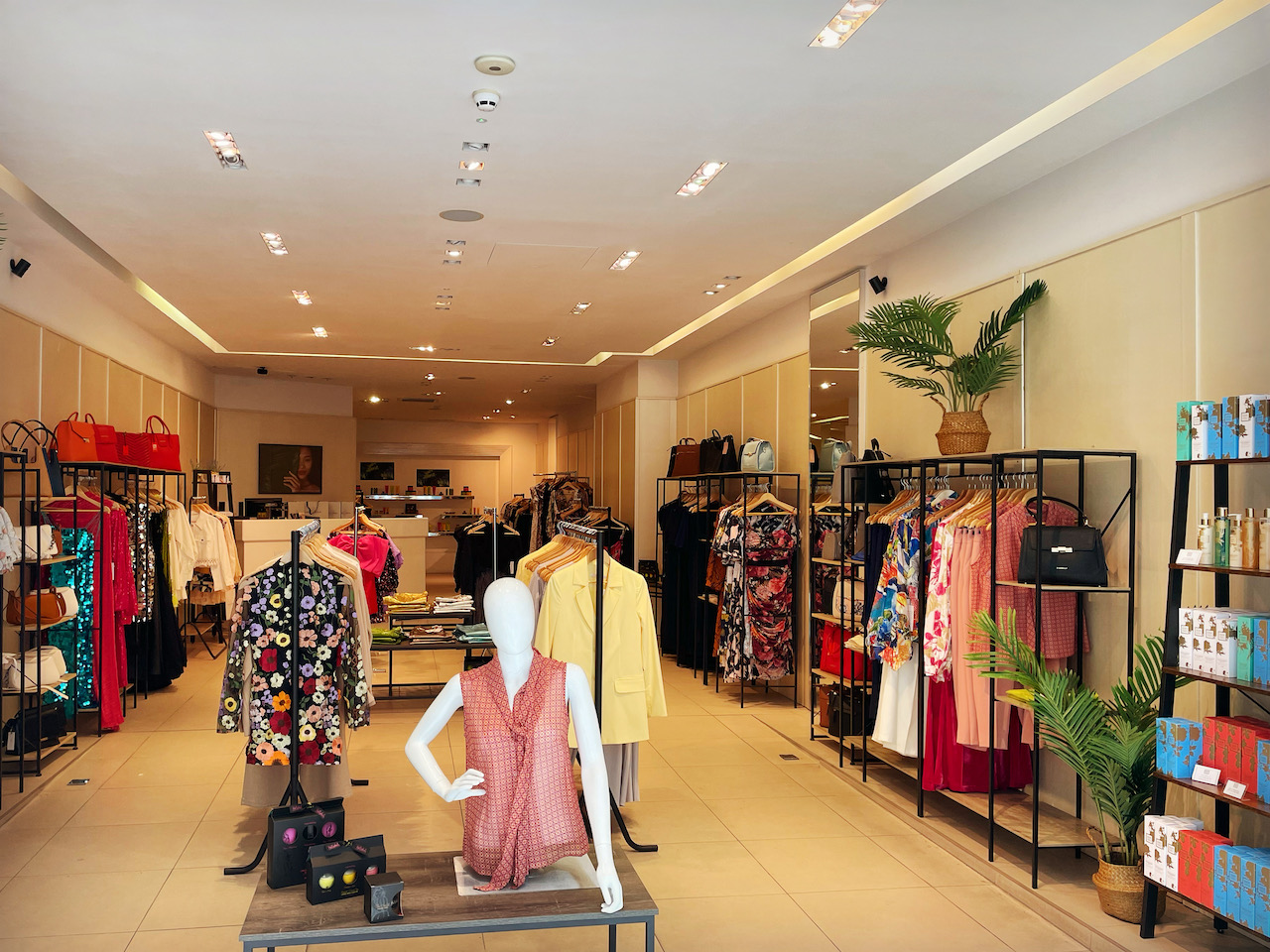 Libre London opens first brick-and-mortar store in London - TheIndustry ...