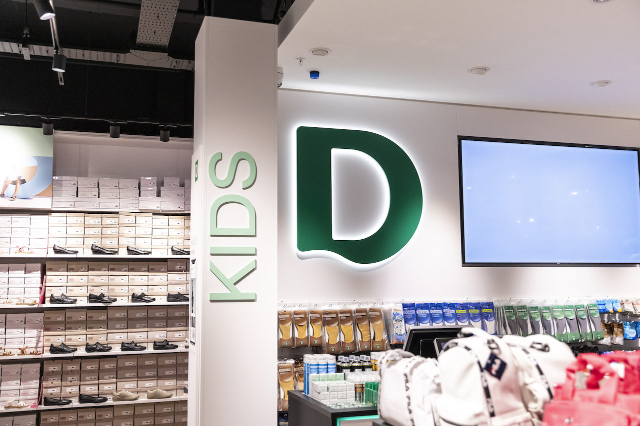 Deichmann opens new £400k Ashley Centre store - TheIndustry.fashion