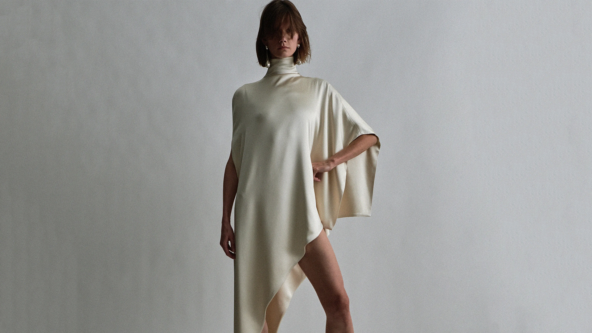 Phoebe Philo makes brick-and-mortar debut overseas - TheIndustry.fashion