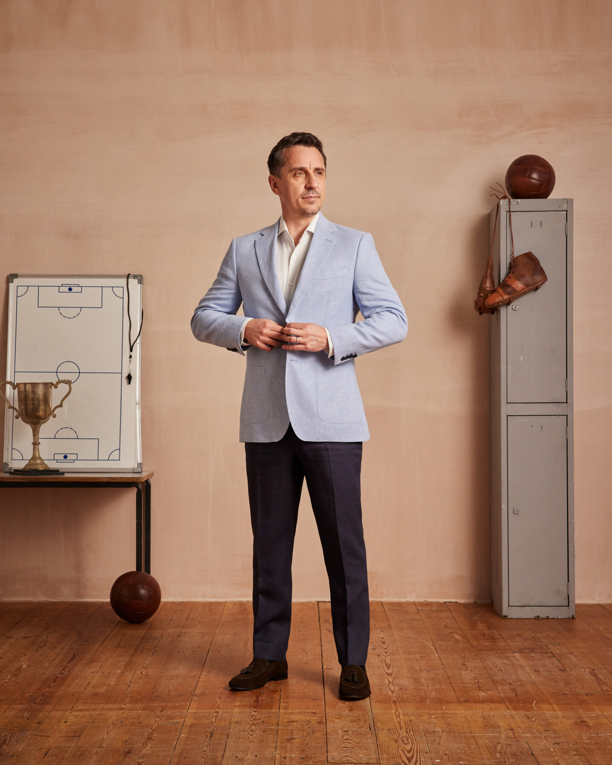 Gary Neville makes latest career change as Man Utd legend tries his ...