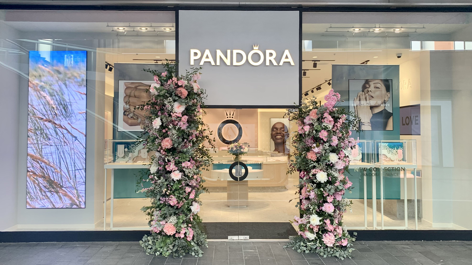 Pandora unveils refurbished store with new concept at Liverpool ONE ...