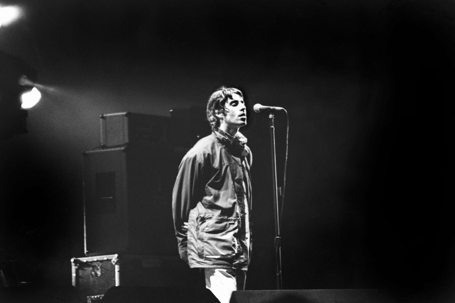 How Oasis’ 90s style continues to influence fashion today - TheIndustry ...