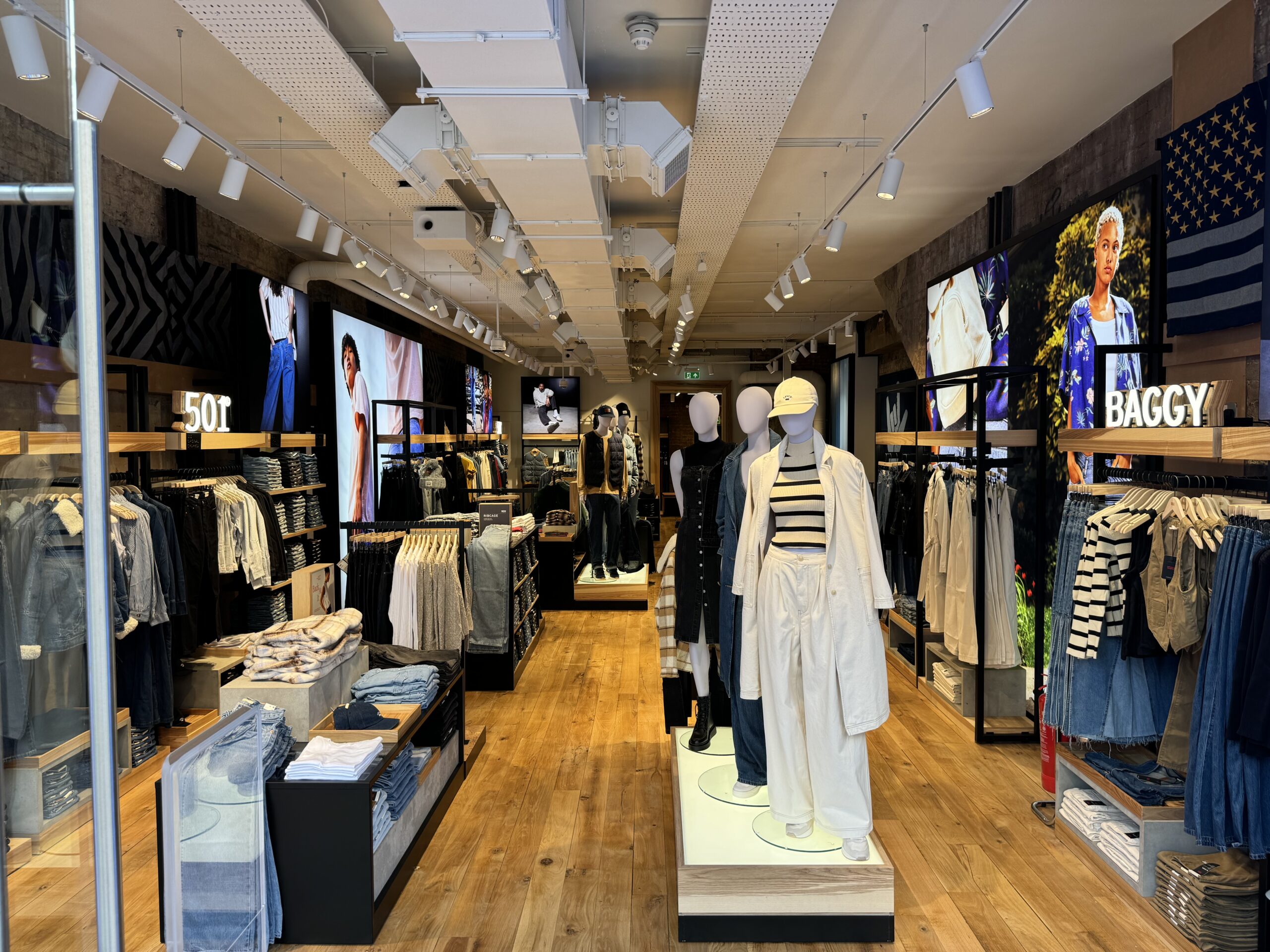 Levi’s opens new store in London’s Knightsbridge - TheIndustry.fashion