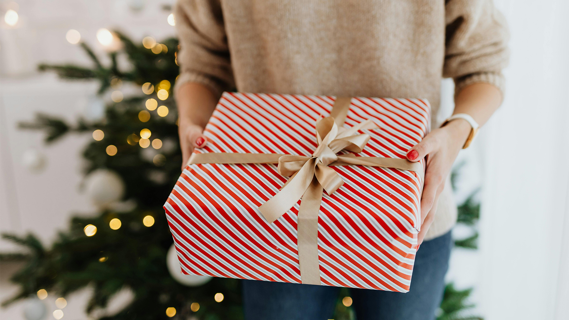 Shoppers to spend over £2 billion on second-hand gifts this Christmas ...