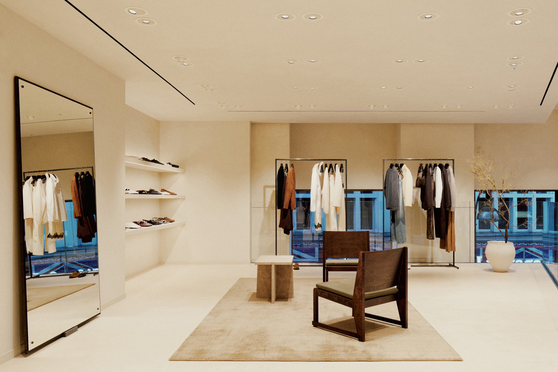 Massimo Dutti unveils new store concept on London’s Oxford Street ...