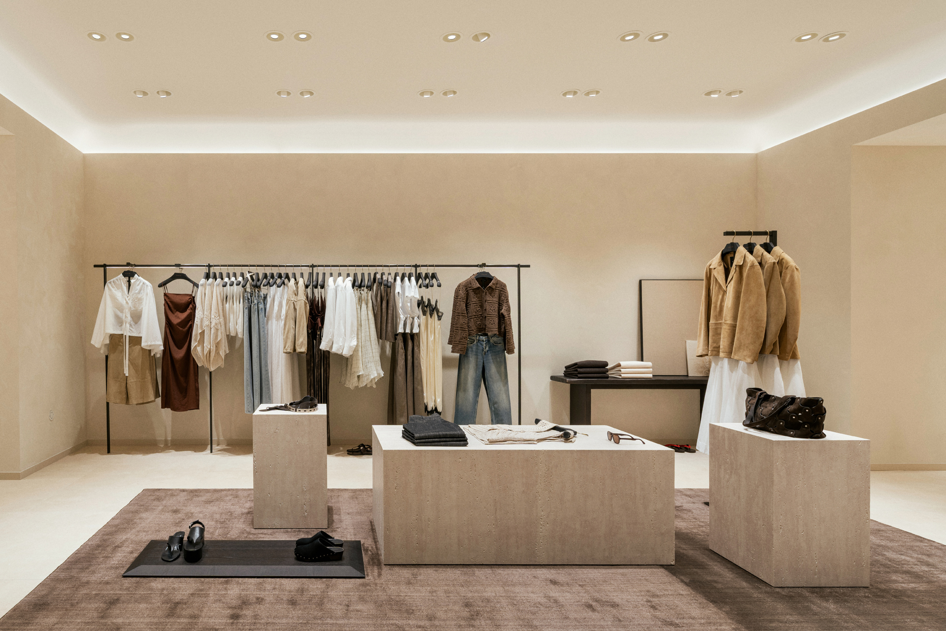 Massimo Dutti unveils new store concept on London’s Oxford Street ...