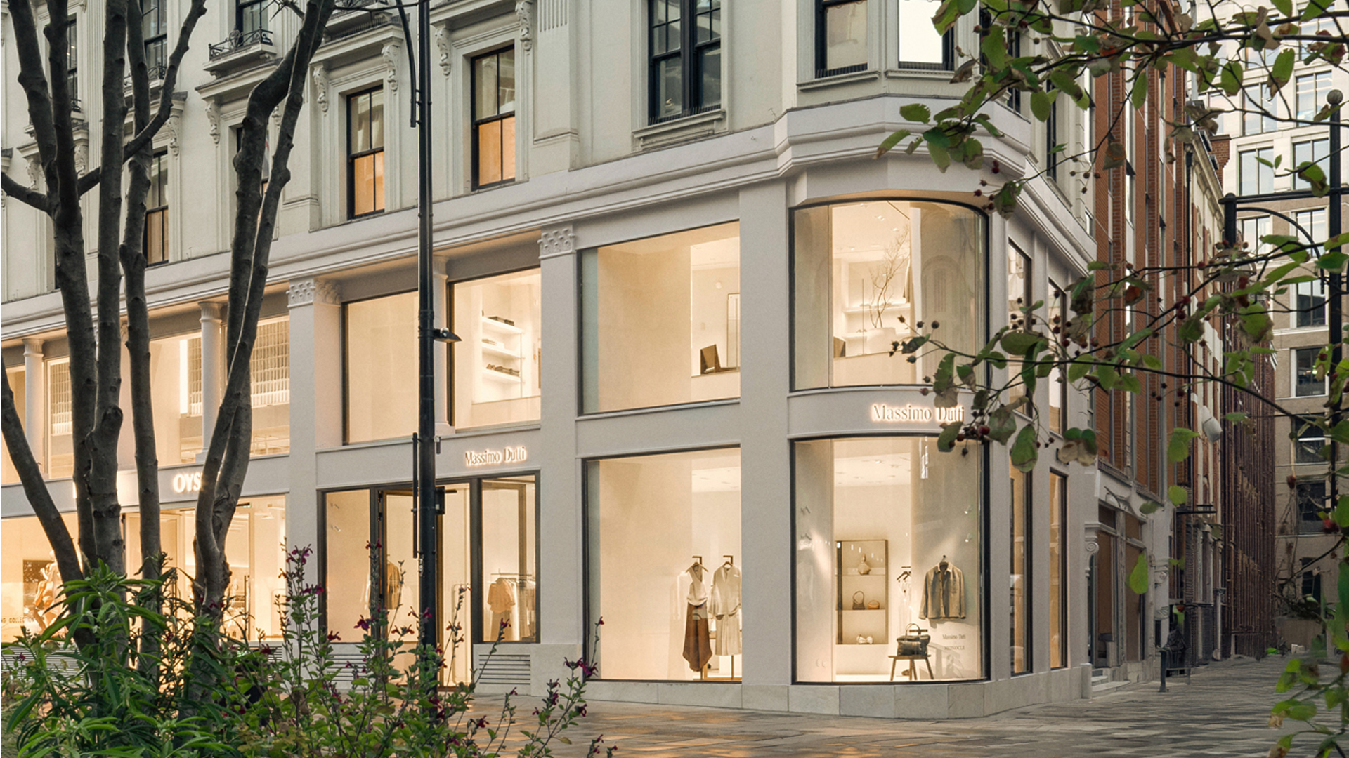 Massimo Dutti unveils new store concept on London’s Oxford Street ...