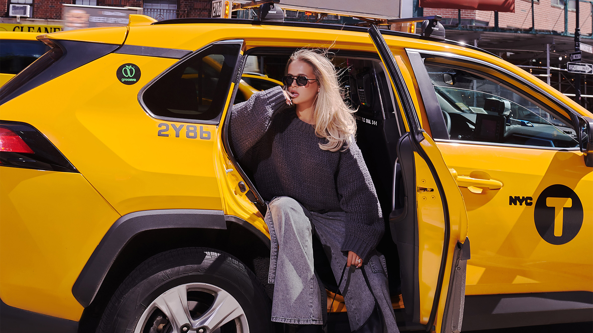 Debenhams under scrutiny: CEO bonus could result in investor revolt ...