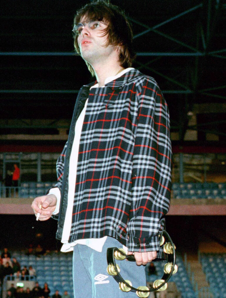In History: Oasis' Britpop style that defined an era - TheIndustry.fashion