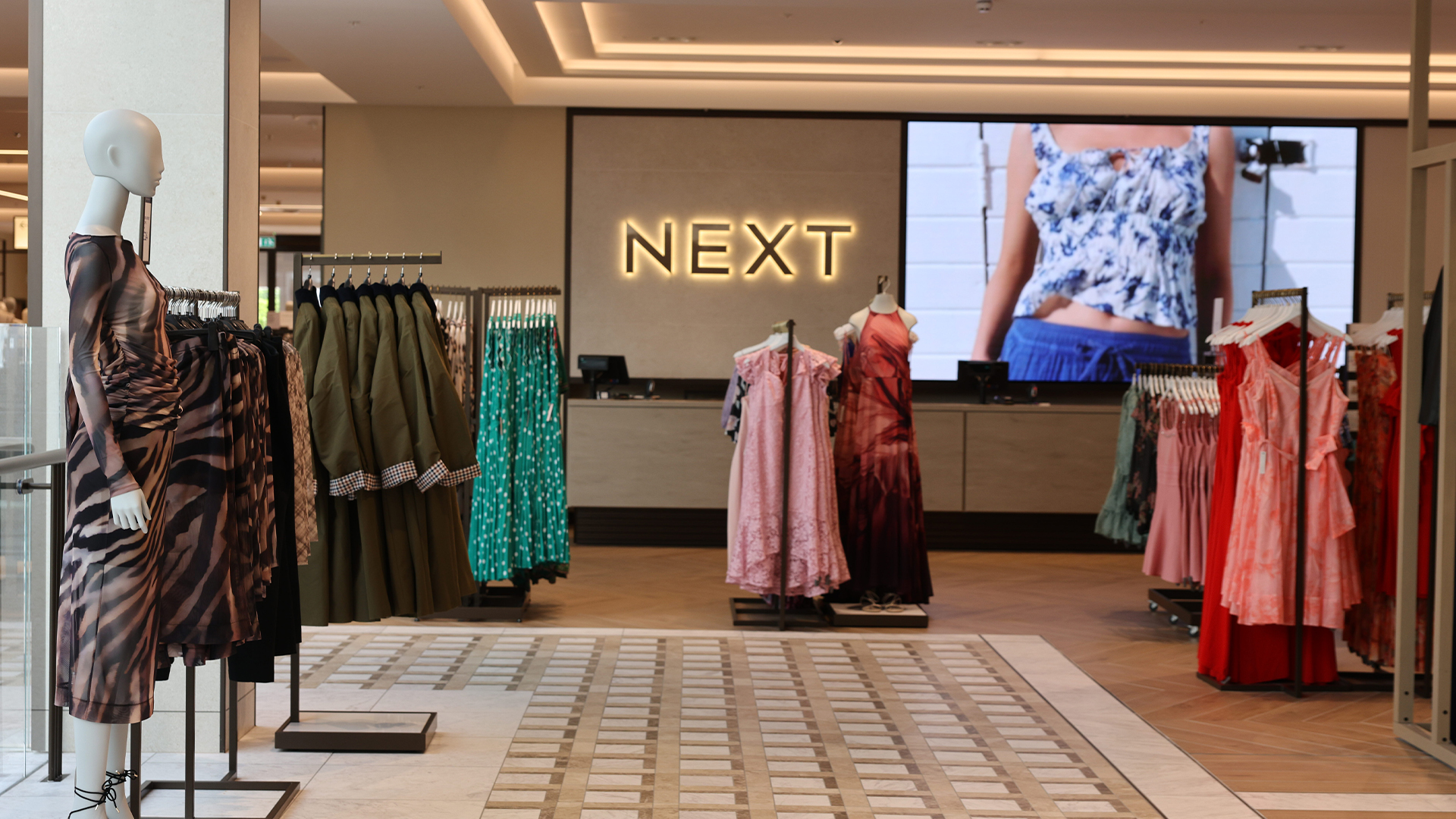 NEXT opens new concept store at Lakeside with first FatFace concession ...