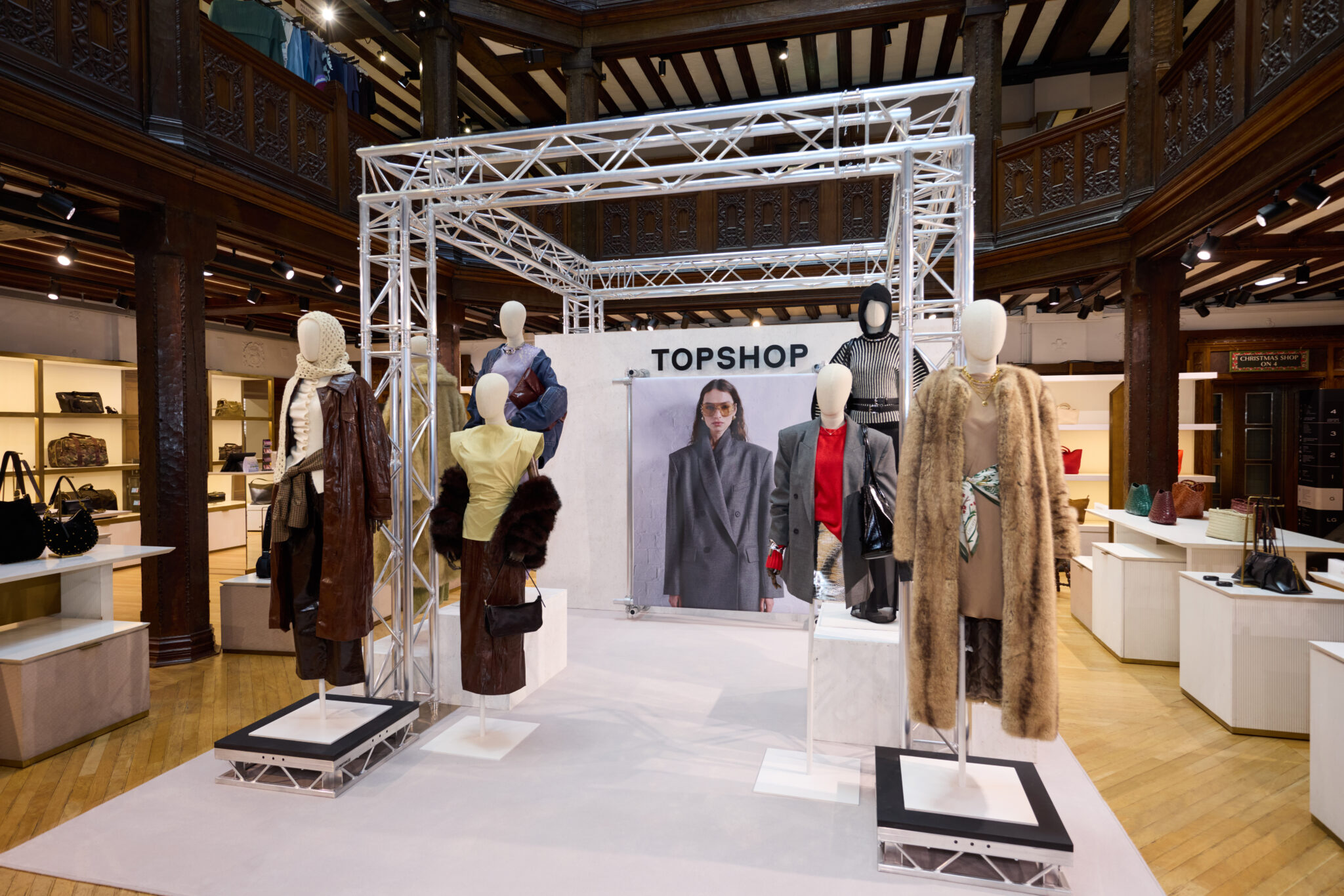 Topshop to stage world's first AI-driven shoppable catwalk ...