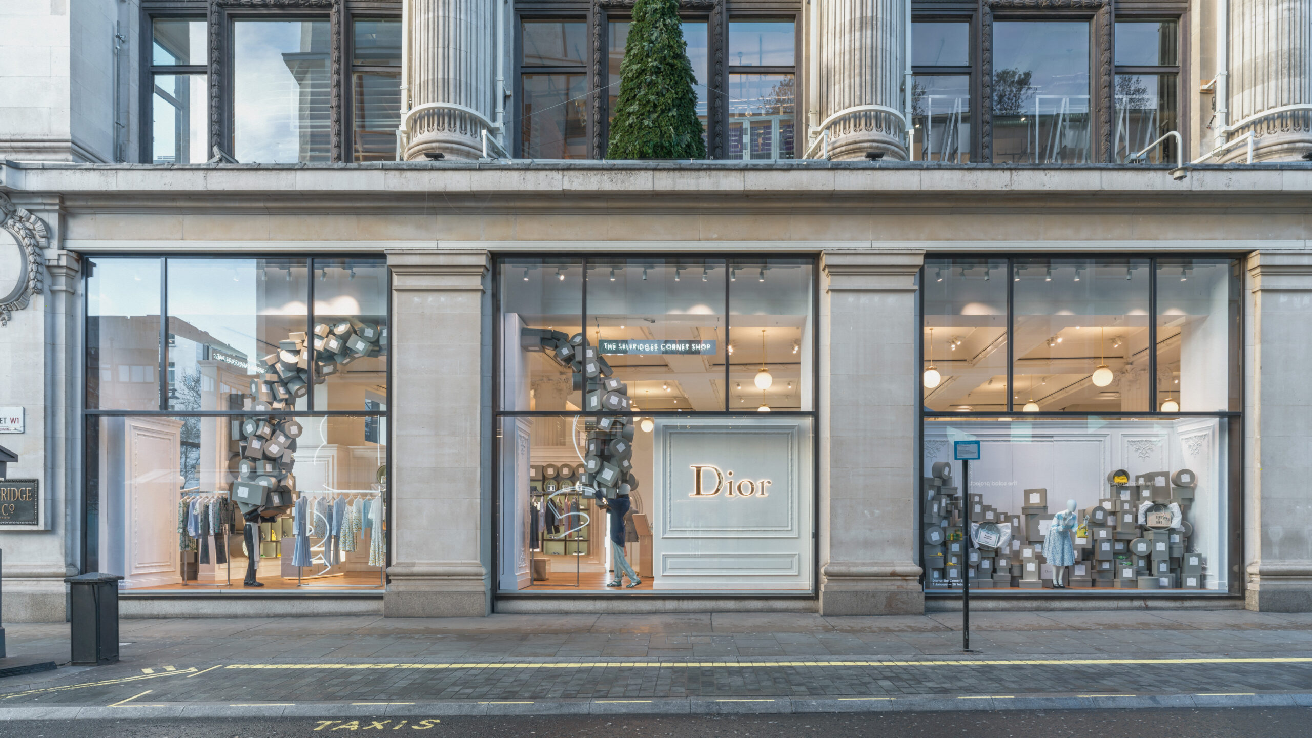 Dior takes over Selfridges’ Corner Shop with Jonathan Anderson’s debut ...